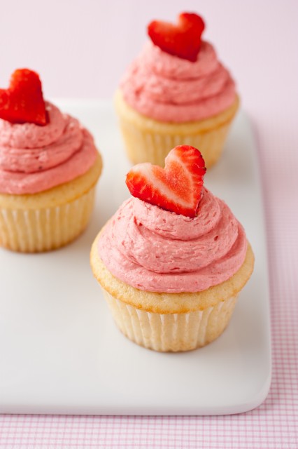 6 Sweet February Cupcakes for Valentines Day - 24/7 Moms