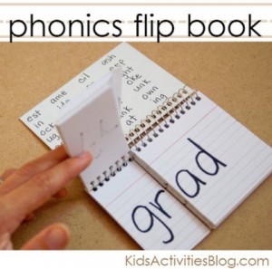 MOM Tip: DIY Phonics Flip Book - 24/7 Moms