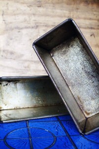 MOM Tip: How To Clean Rust Off Loaf Tins - 24/7 Moms