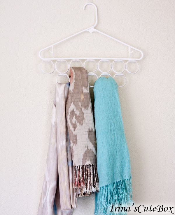 MOM Tip: Inexpensive Scarf Holder - 24/7 Moms