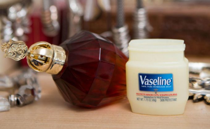20 Vaseline Uses You Probably Didn't Know About - 24/7 Moms