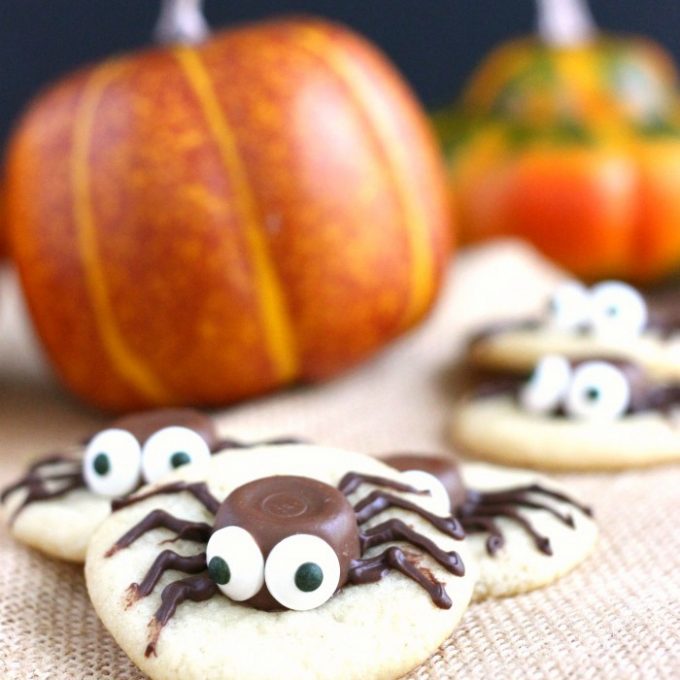 Sweet Spooky Spider Cookies - 24/7 Moms
